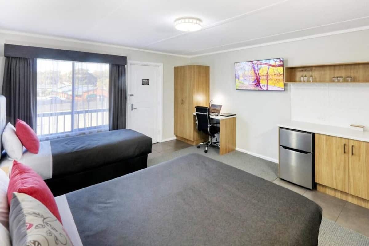 Quarto Twin | Roupa de alta qualidade, com mobília individualizada