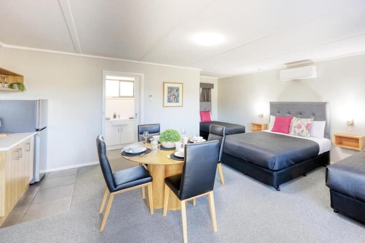 Quarto Quádruplo Familiar | Roupa de alta qualidade, com mobília individualizada