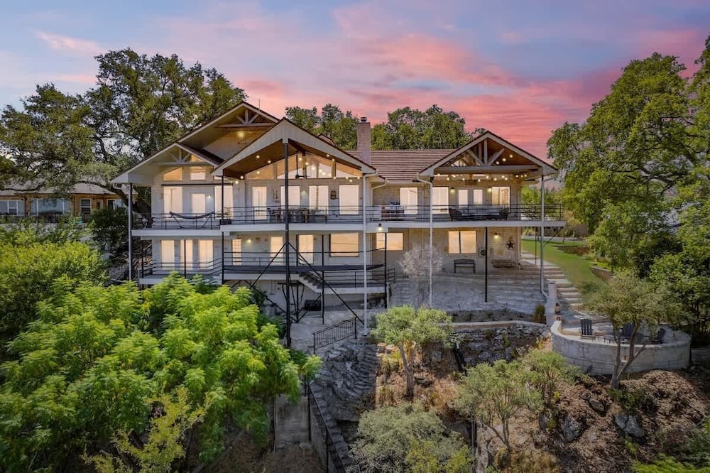 Summer Retreat - Lake Travis Views, Huge Patio - Spicewood | Vrbo