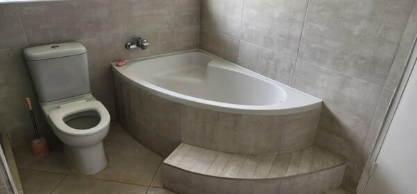 Lovely 3 Bed In Mount Pleasant - 2153 - Harare