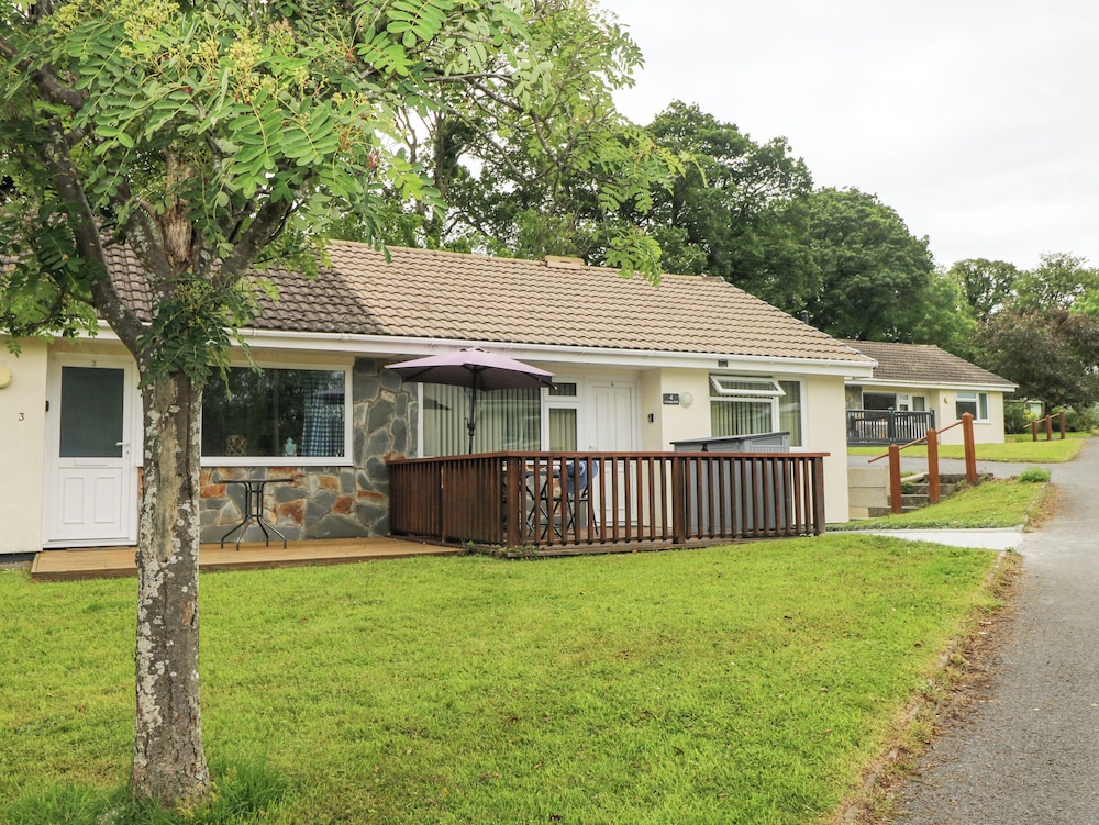 Y Bwthyn Bach - Ceredigion