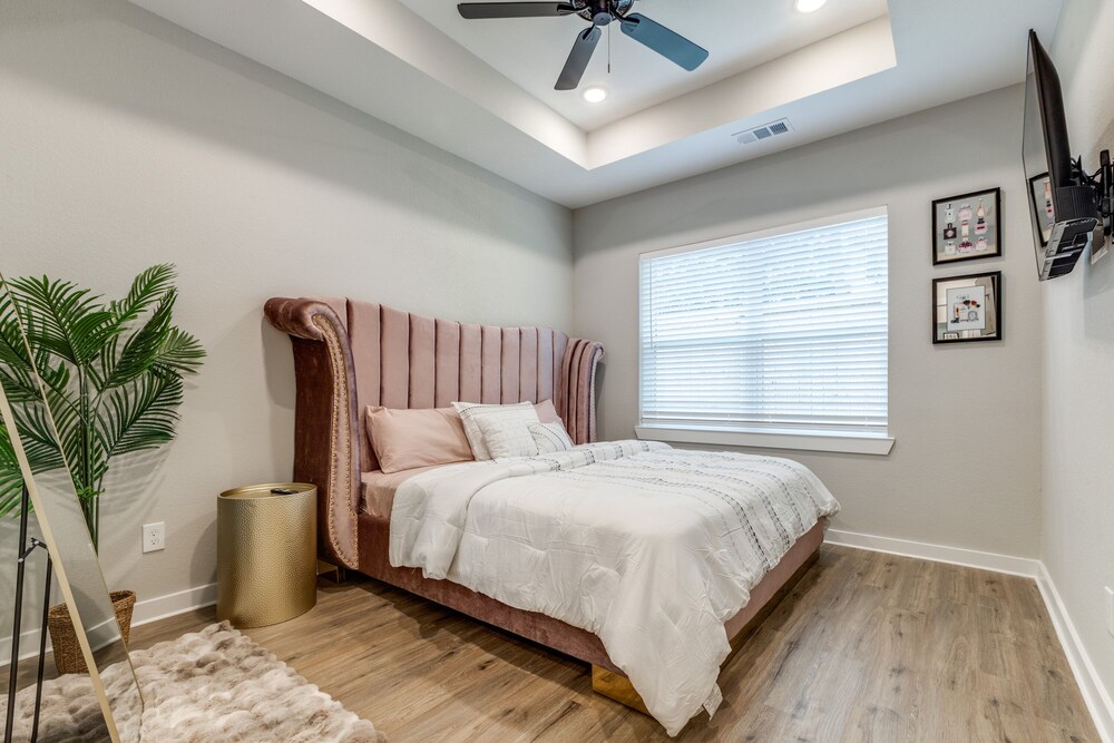 Glam Luxury Lifestyle Within Houston! - Tomball, TX