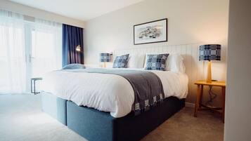 Quarto Duplo Deluxe | Secretária, secretária adequada para computadores portáteis