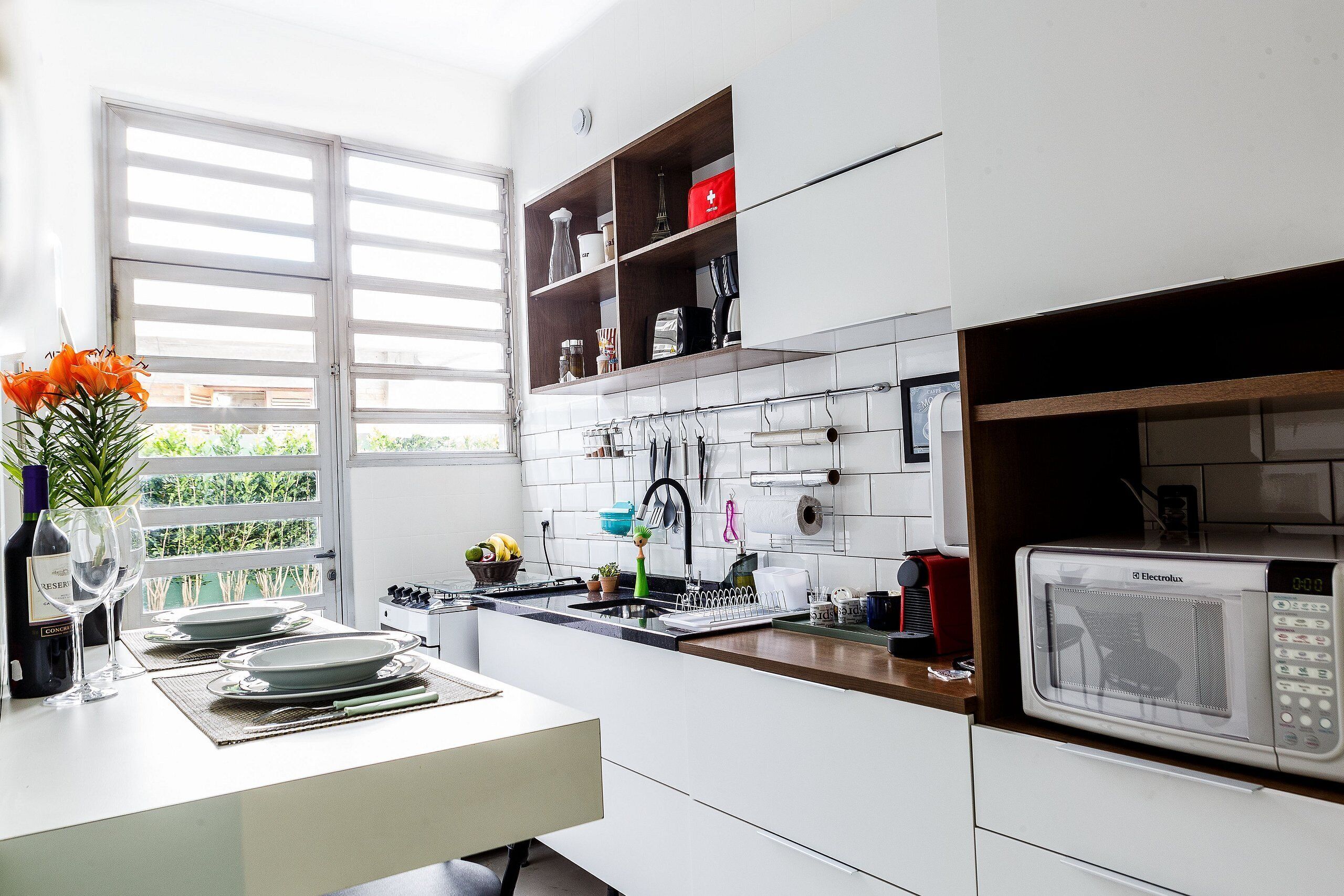 Villa | Cozinha privada | Um frigorífico, um micro-ondas, liquidificador, utensílios de cozinha 