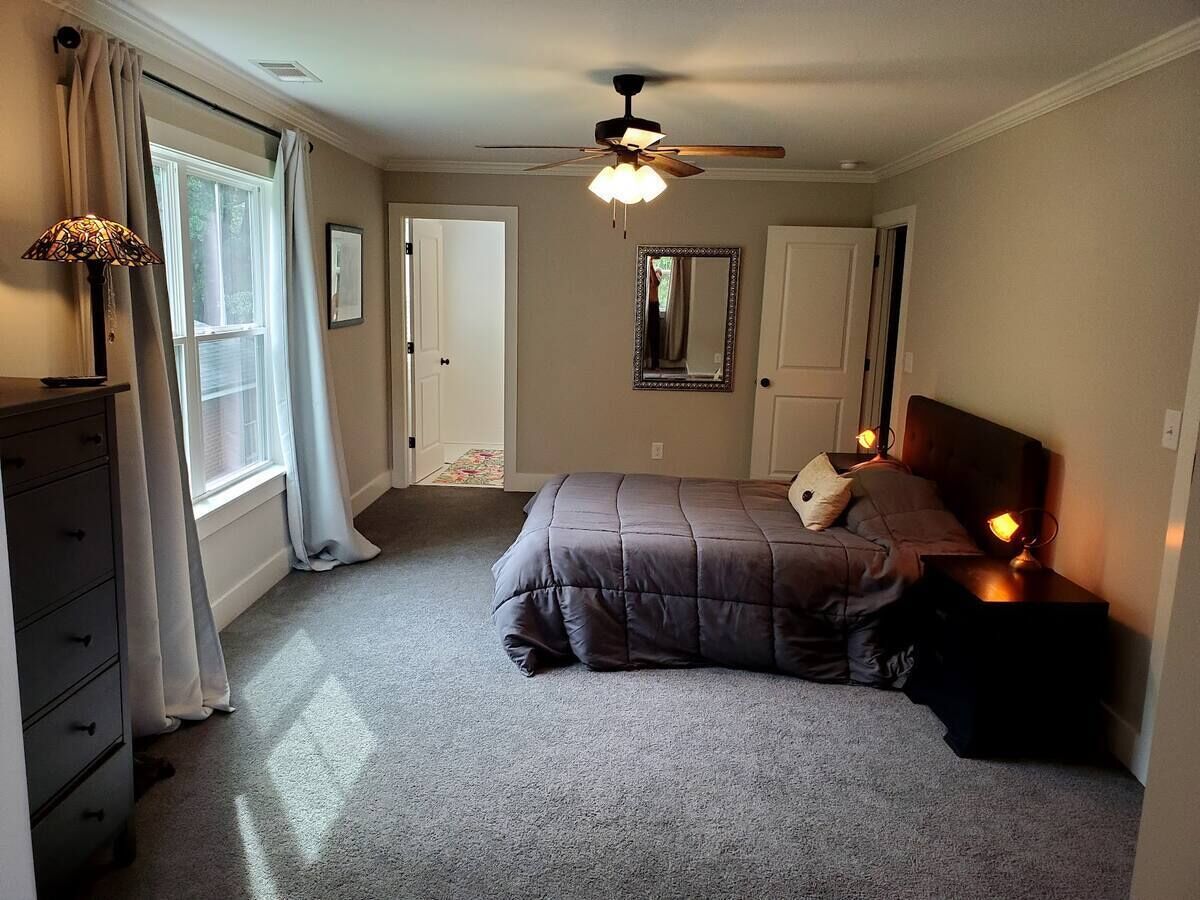 Bright New House, Great Location, 4 Beds, 3.5 Bath - Athens, GA