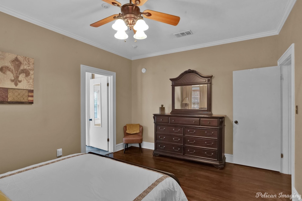 Broadmoor 3 Bed Pet Friendly Fenced Backyard - Louisiana Downs