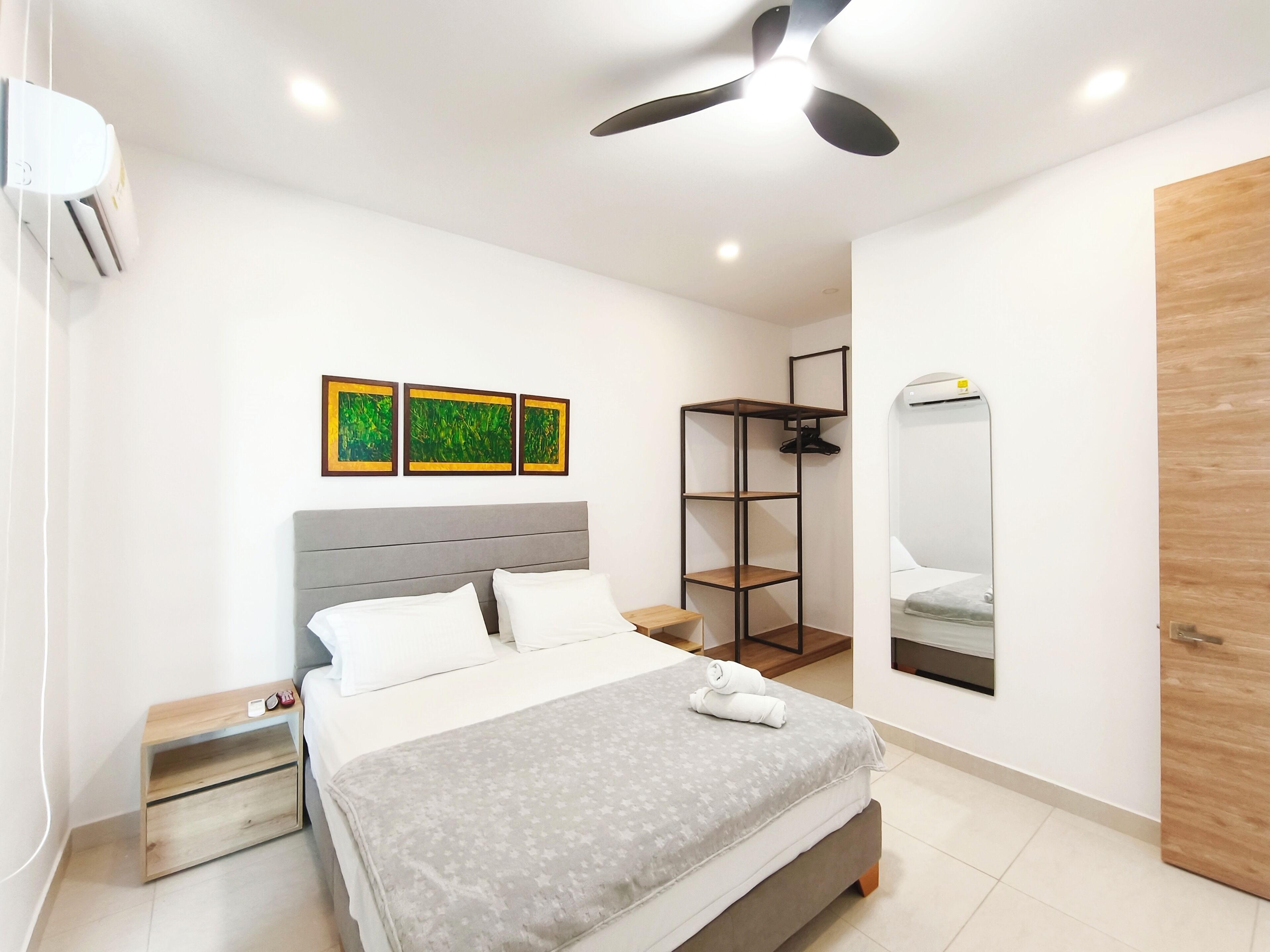 Apartamento Romântico | Roupa de alta qualidade, com mobília individualizada 