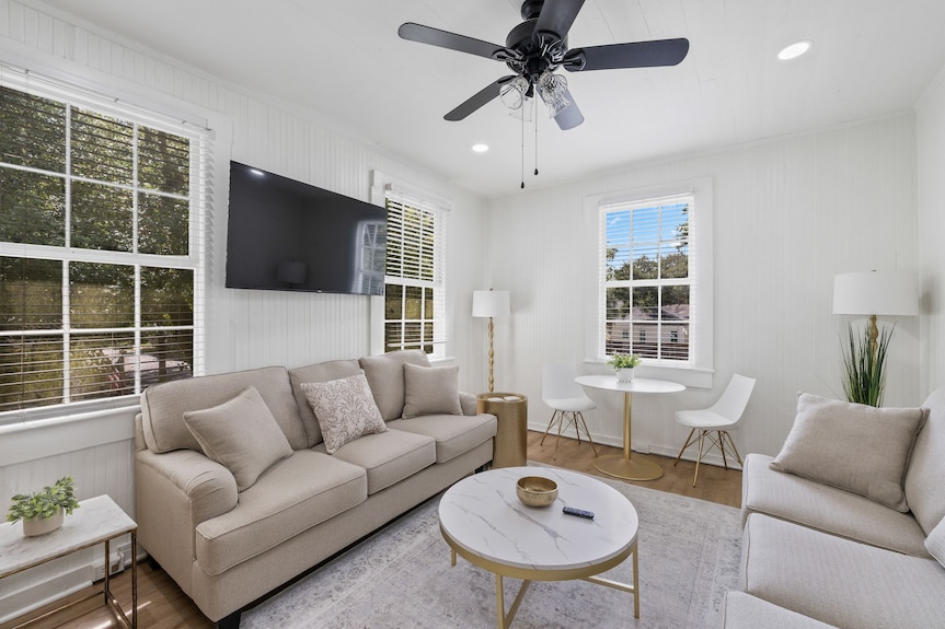 Luxury Home Midtown; Huge Backyard; Mardi Gras - Mobile, AL