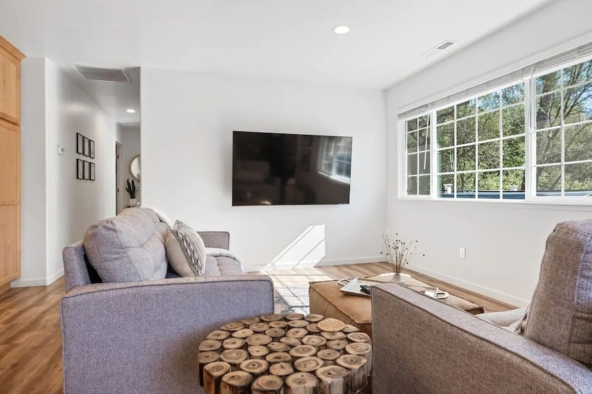 Brookside Cottage - Mariposa, CA