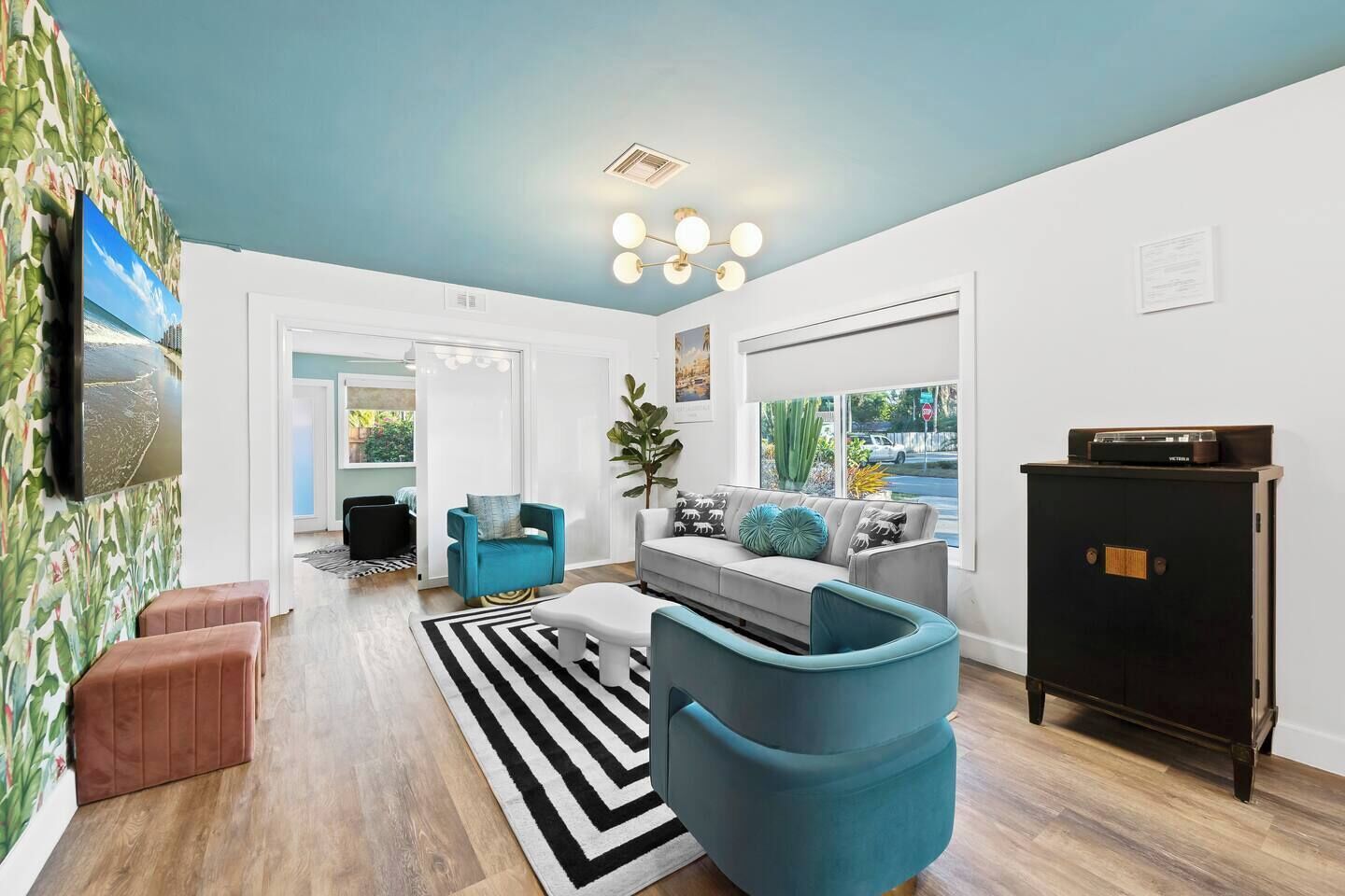 Poinsettia Palms! Giant Heated Pool! Hot Tub, Fire Pit, Puttnggreen, N64, Icebath, Gym! - Fort Lauderdale, FL