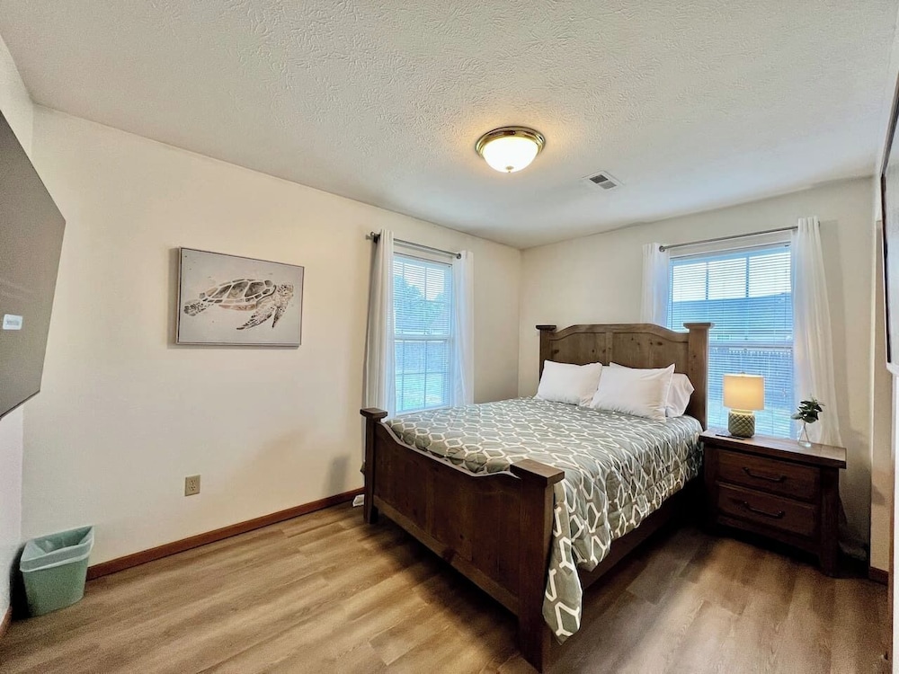 Destiny's Charming Remodeled 2 Bed Gem Middletown - Middletown, OH