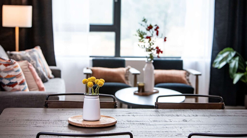 Condo With Hot Tub - The Monashee House - Alberta