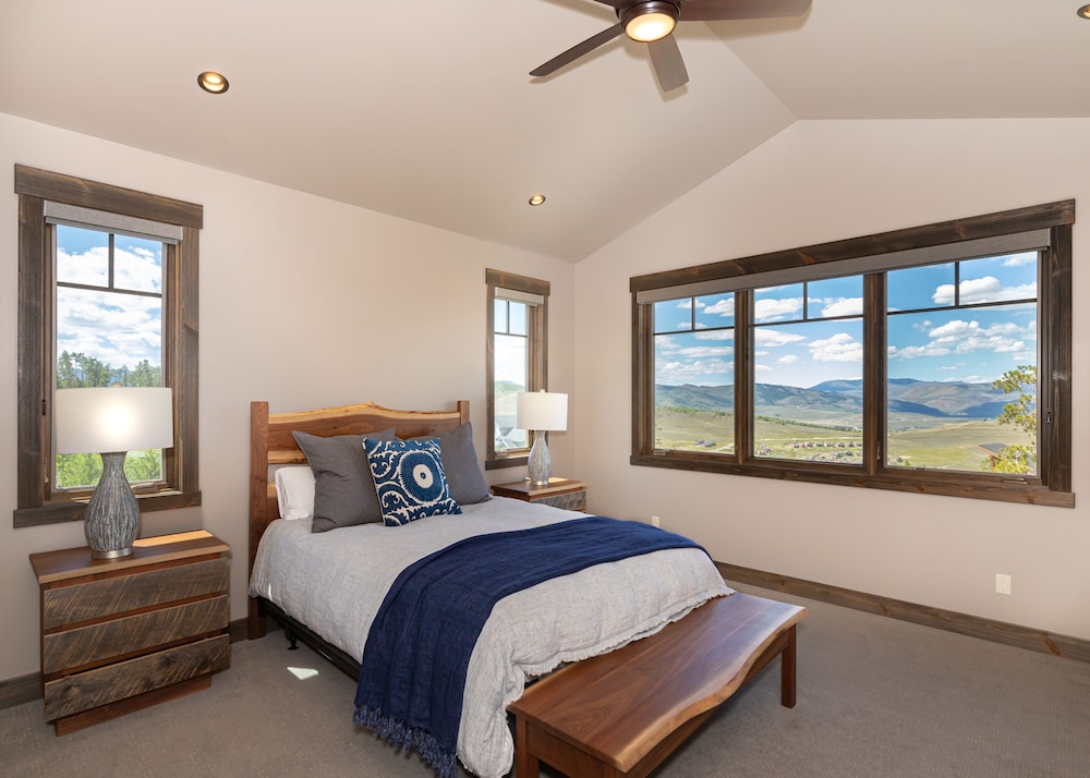 Mountainside Vista - Lux & Spacious Home With Views & Resort Access - Colorado