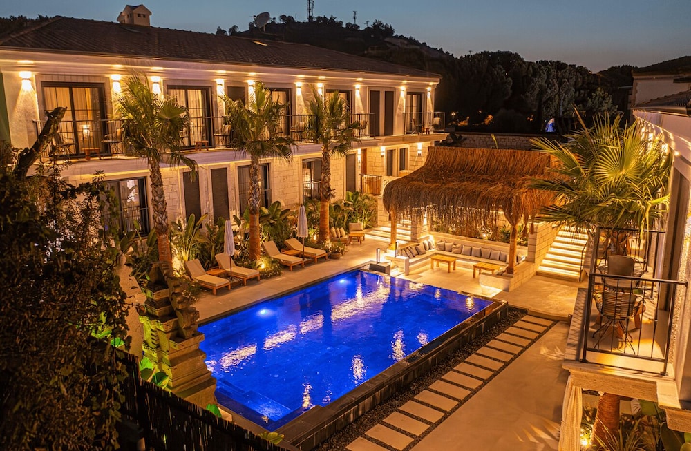 Surga Alaçatı - Alaçatı