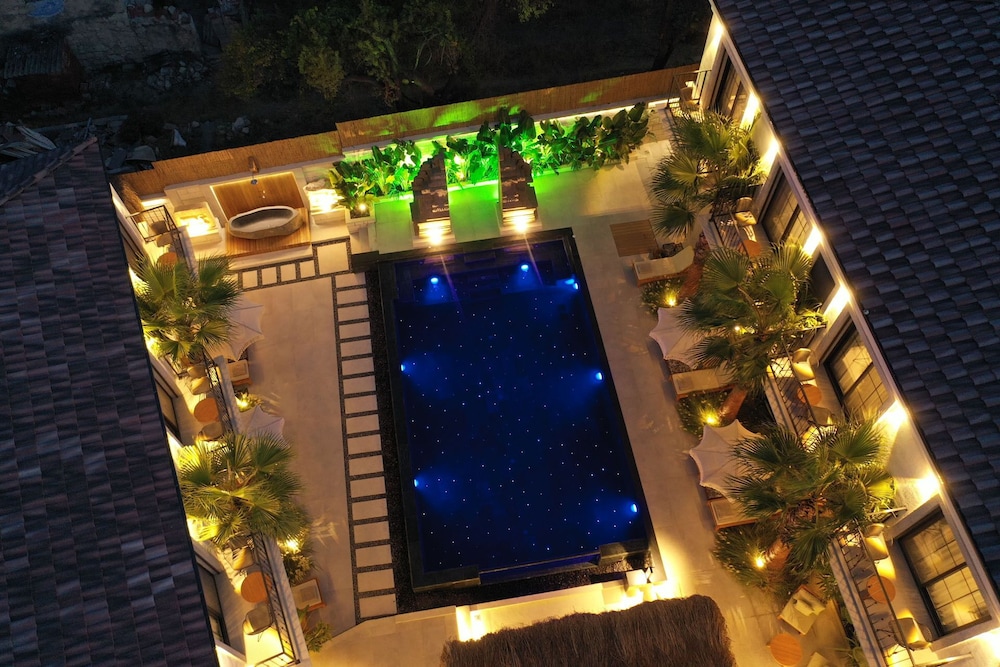 Surga Alaçatı - Çeşme