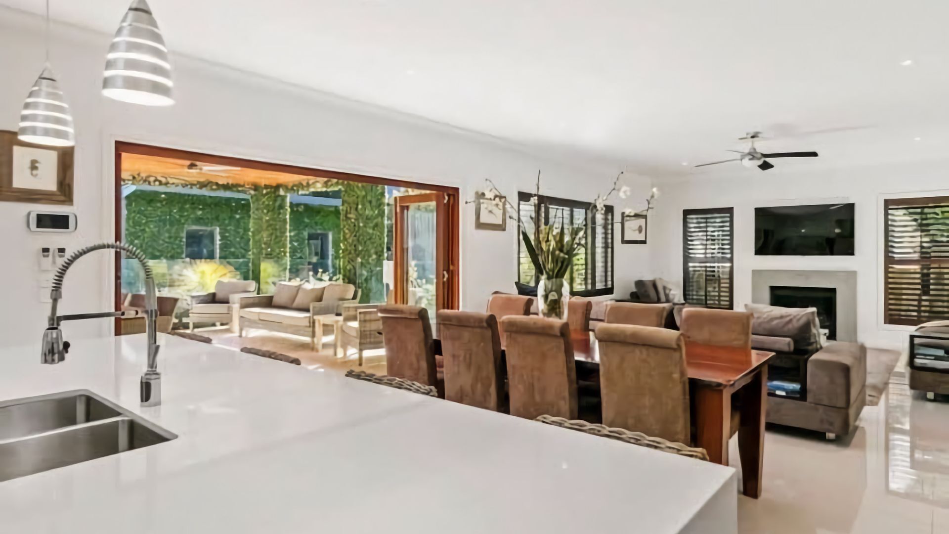 Aroha Moana | Luxe Pool Retreat, Fireplace & Pet Friendly - Rye