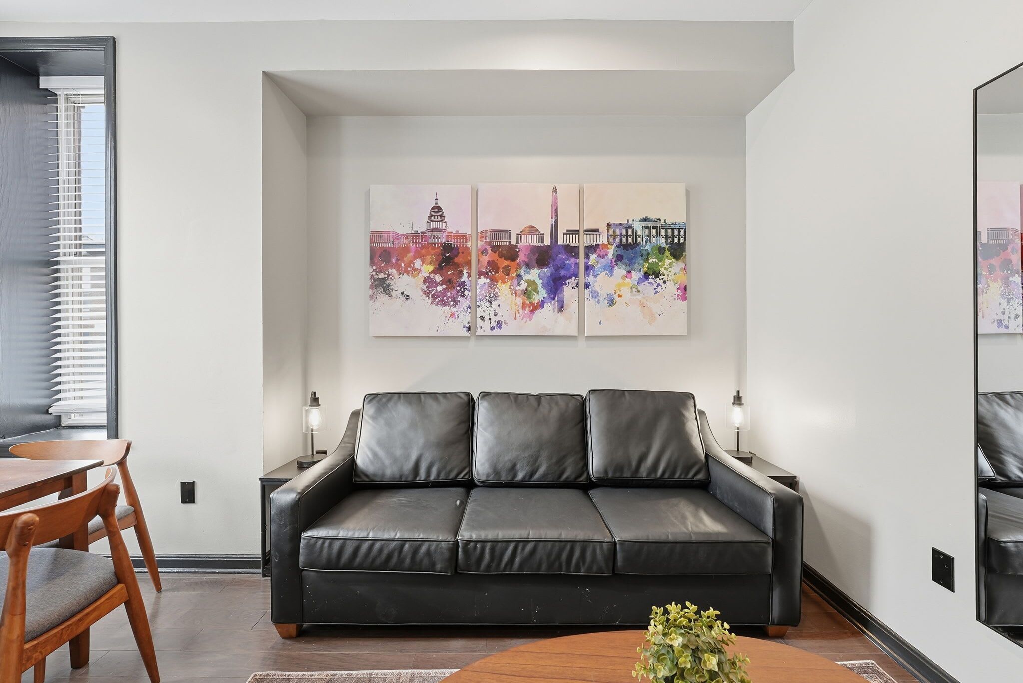 Luxury Dc 1bd/1ba Rowhouse Apartment - Walkable! - Washington, DC