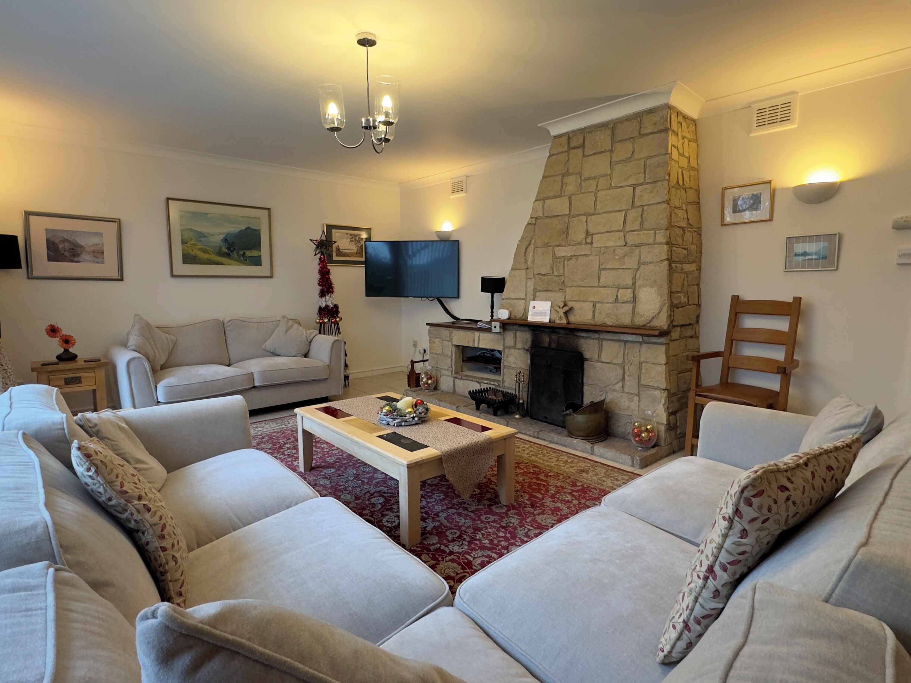 Birchcroft Hideaway, Pet Friendly, With Hot Tub In Ferndown - Ringwood