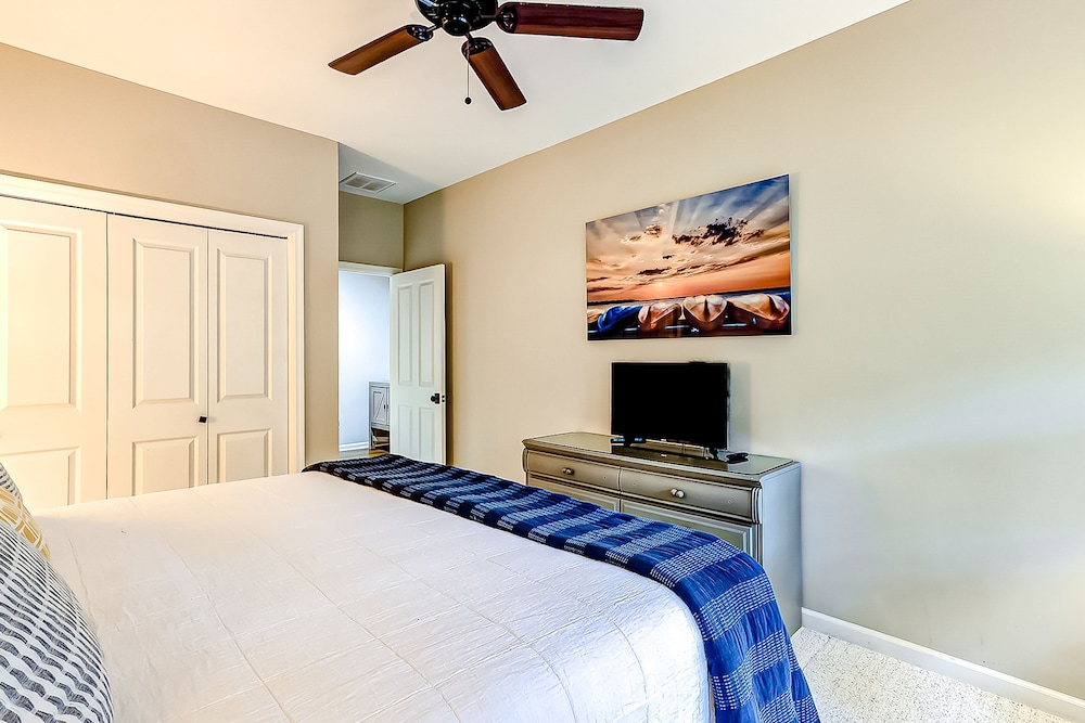 Pleasant Palm-lined Retreat With Beach Access - Resort Amenities & Gas Grill - Bluffton