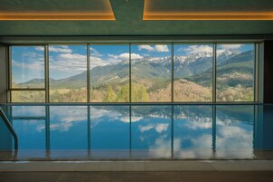 Sauna seca, sauna a vapor, 2 salas de tratamento, massagens