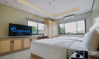 Quarto Twin Deluxe | Secretária, secretária adequada para computadores portáteis