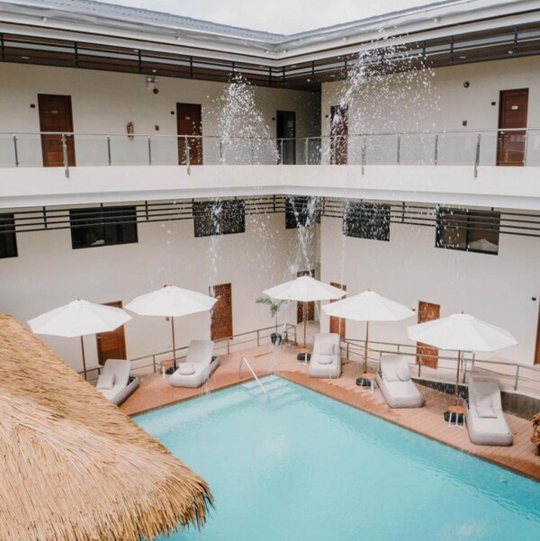 Tropicasa Coron Resort And Hotel - Coron