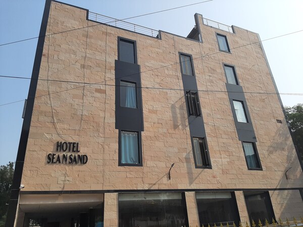 Hotel Sea N Sand - Berries Group - Digha