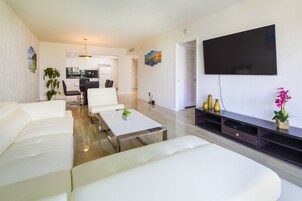 Televisor de ecrã plano de 40 polegadas com canais por cabo 
