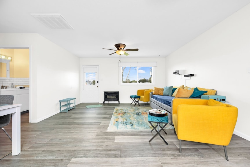 Updated Home On 2/3 Acre W/ Hot Tub And Boat Dock! Walk To 3 Bars/eateries - オハイオ州