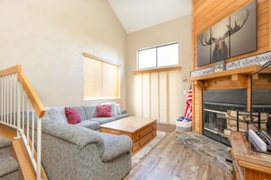 Apartamento em Condomínio Fechado, 2 quartos | 2 quartos, ferro/tábua de engomar, Wi-fi grátis