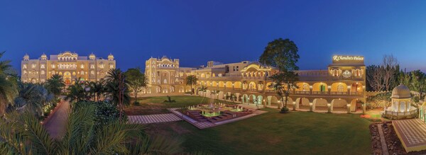 R Chandras Palace - Chomu