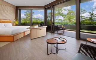 Suíte, 1 cama King, terraço (Terrace Access) | Roupas de cama premium, frigobar, cofres nos quartos