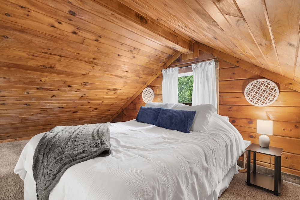 Cozy Cabin Madison Indiana - Trimble County | Vrbo