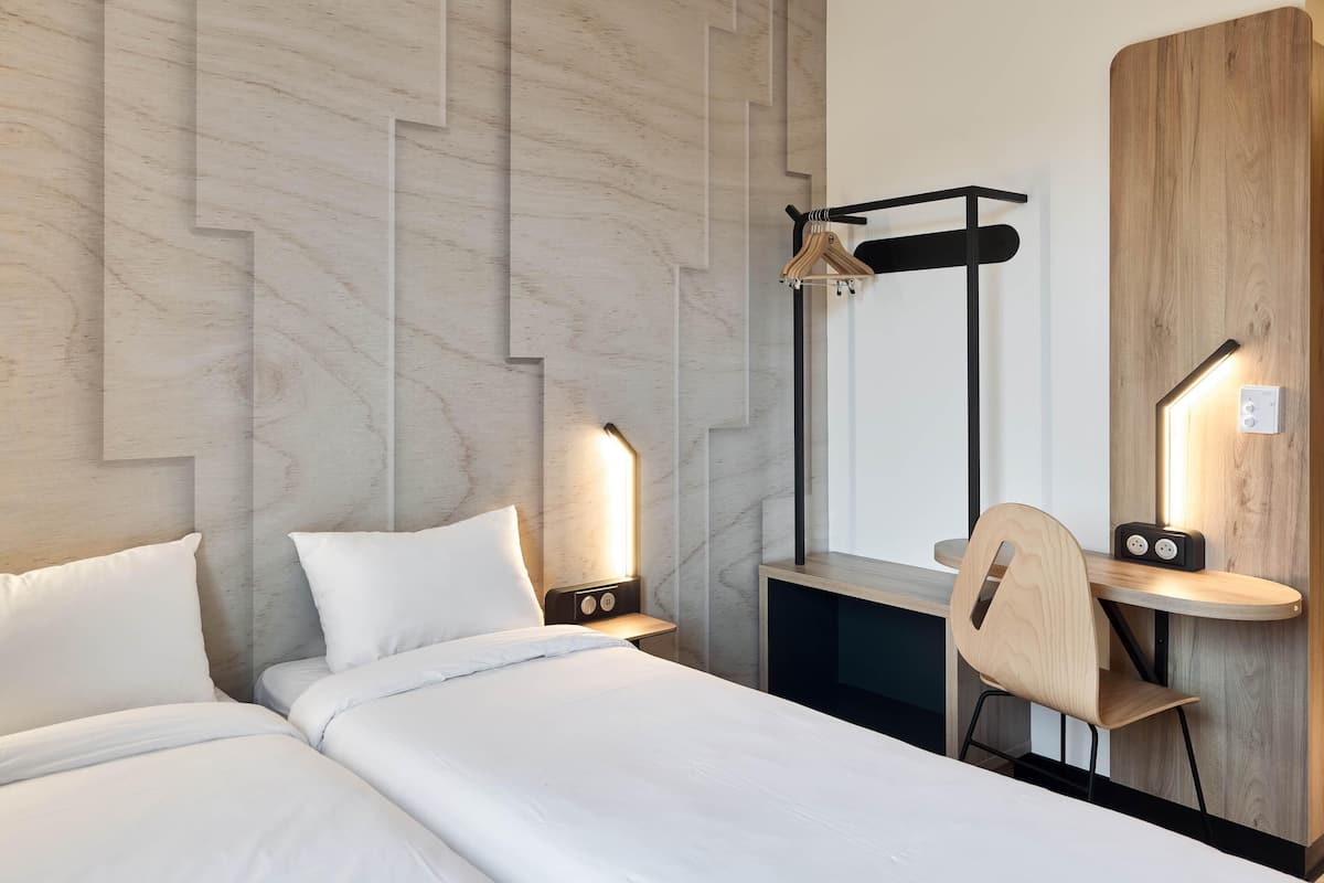Quarto Twin, não fumadores | Com mobília individualizada, secretária, Wi-fi grátis