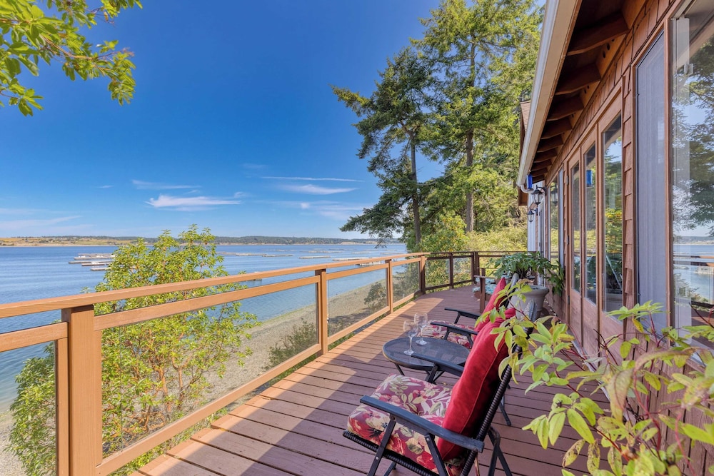 Madrona Beach House By Avantstay Waterfront Home - Port Townsend, WA