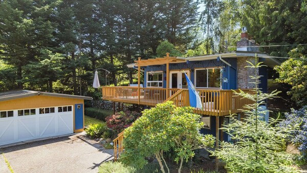 Mid-century Beach Cabin By Avantstay Walk To Beach - Whidbey Island, WA