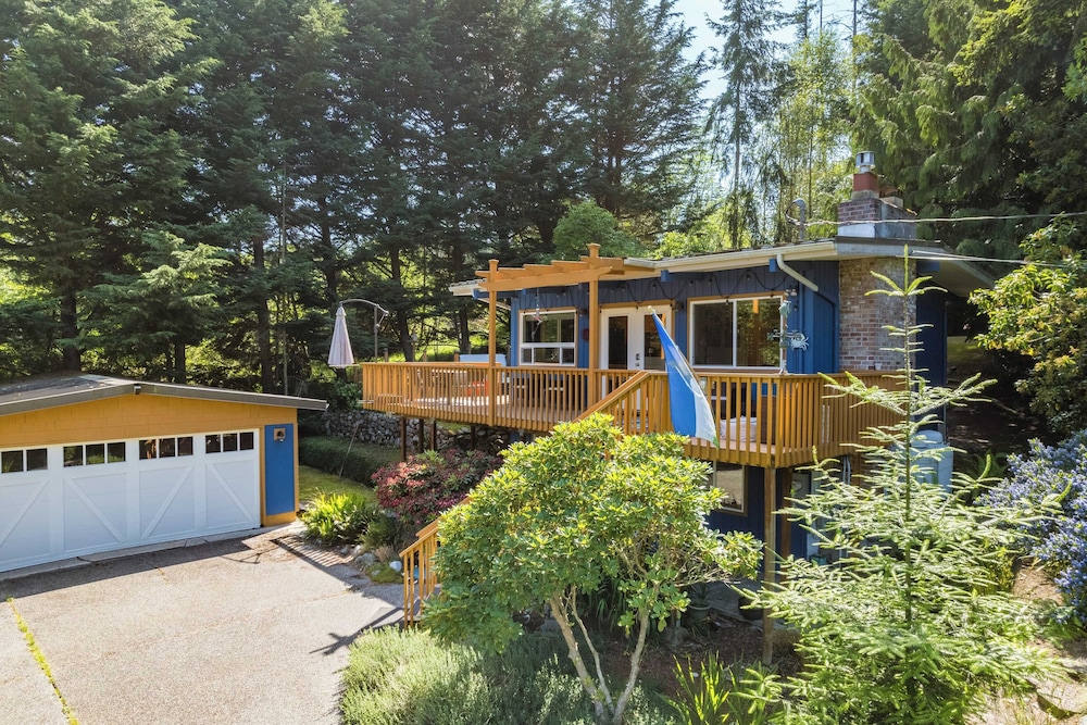 Mid-century Beach Cabin By Avantstay Walk To Beach - Whidbey Island, WA