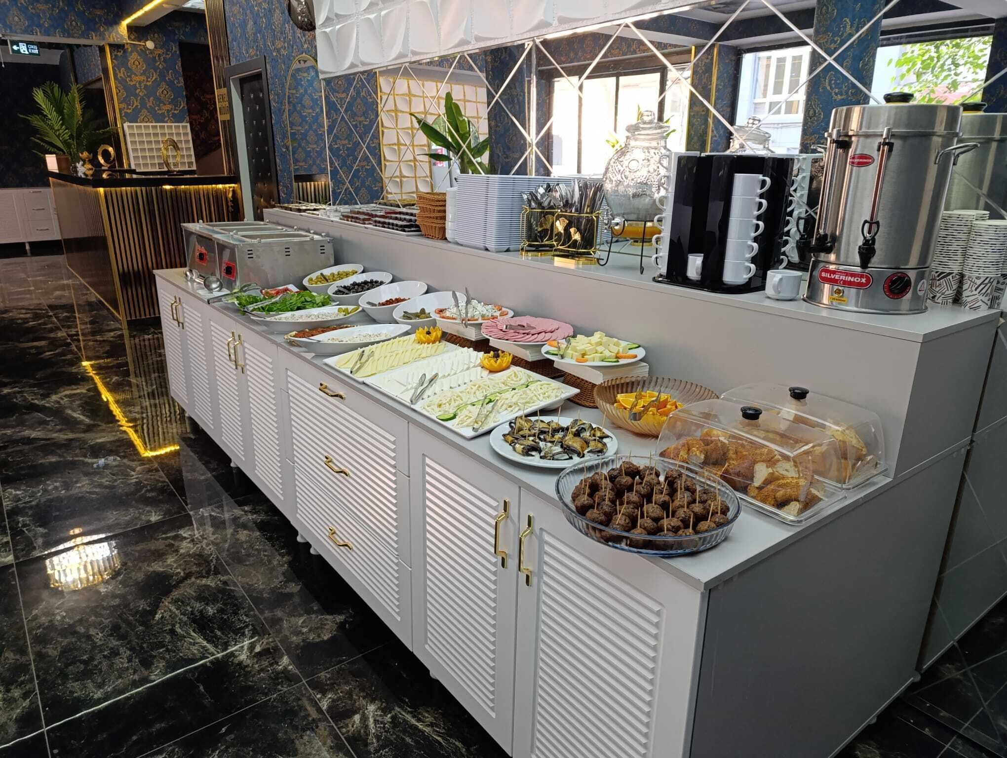 Buffet de pequeno-almoço