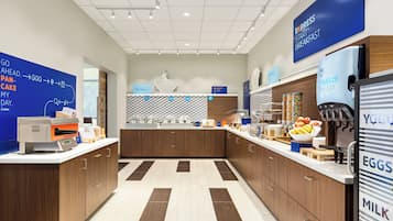 Café da manhã com buffet grátis todos os dias