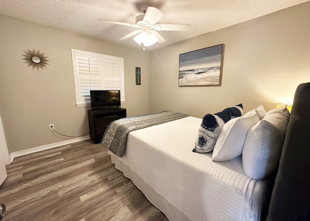 Boat Slip Included. Bayview 81. Sleeps 6 - Orange Beach | Vrbo