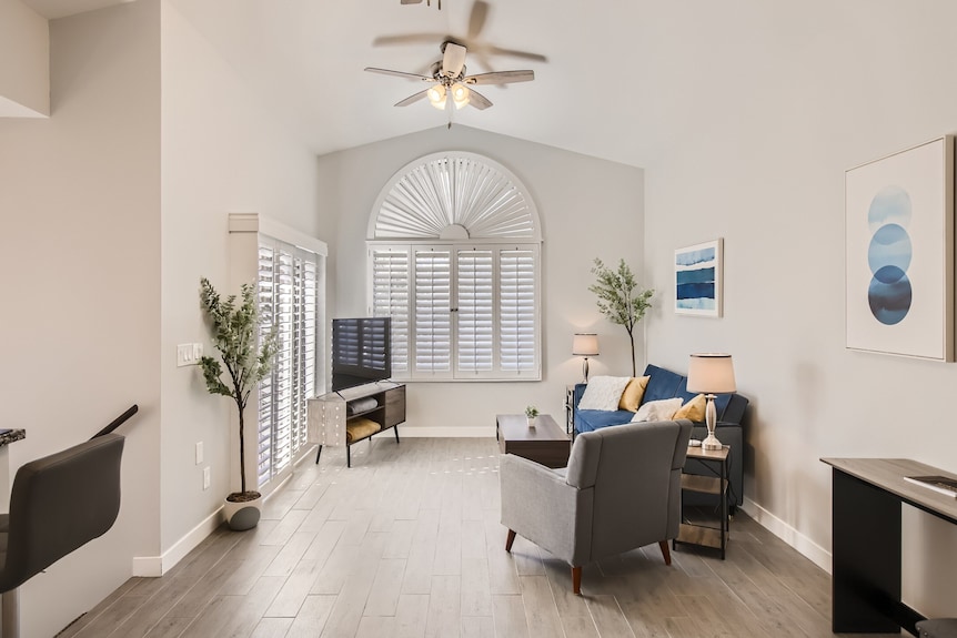 Cozy And Contemporary Tempe Condo - N Tempe Location Convenient To Everything - Tempe, AZ