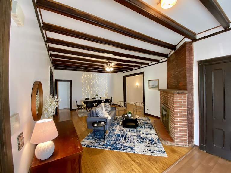 Beautiful, Spacious, And Centrally Located - 25 Minutes From The Heart Of Nyc. - Yonkers, NY