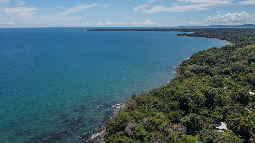 Playa Grande Lodge - Cahuita