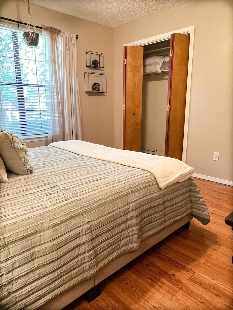 Cozy 2 Bedroom 2 Bath Duplex Near Ut Tyler! - Tyler, TX