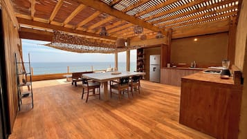 Quarto Panorâmico | Sala de estar | Televisor, Netflix, filmes pagos, serviços de streaming