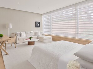 Quarto Deluxe, 1 cama king-size, Vista para a cidade (Larger Guest room) | Vista do quarto