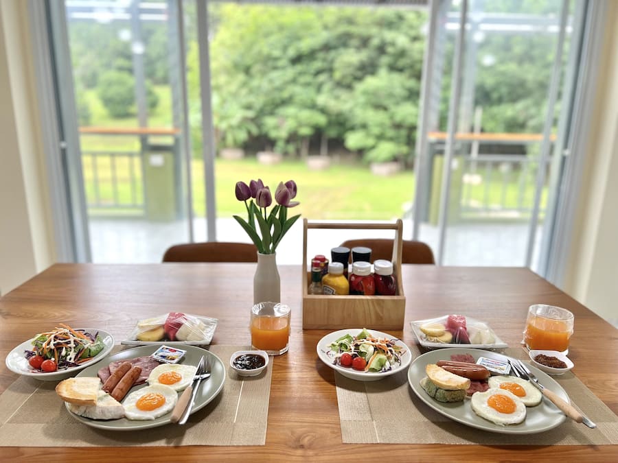 Pequeno-almoço preparado no momento diário incluído