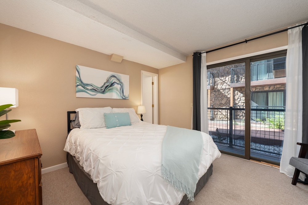 Versatile Rental - Multiple Balconies & Deck With Grill + Outdoor Seating - Fraser, CO