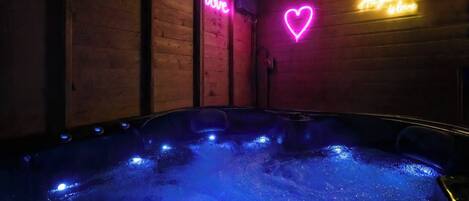 Casa, 2 quartos, pátio | Interior