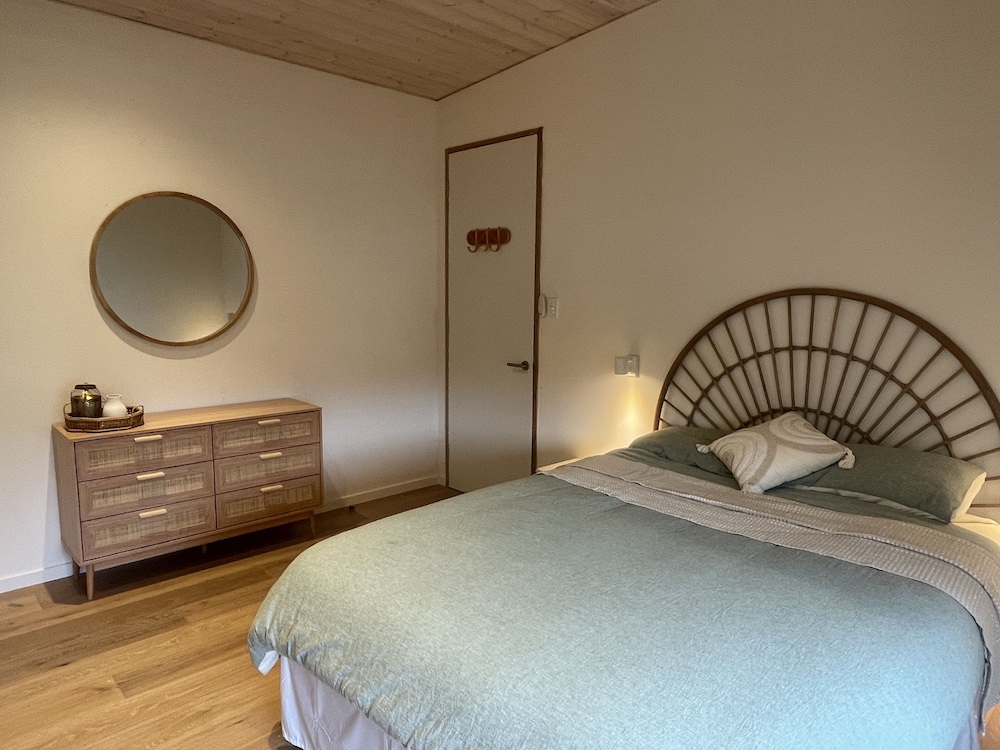 Alloca Beach Shack - Contemporary take on a 1950's beach shack - Marion ...